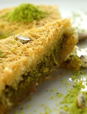 Kadayıf (Engelshaar) mit Pistazien.